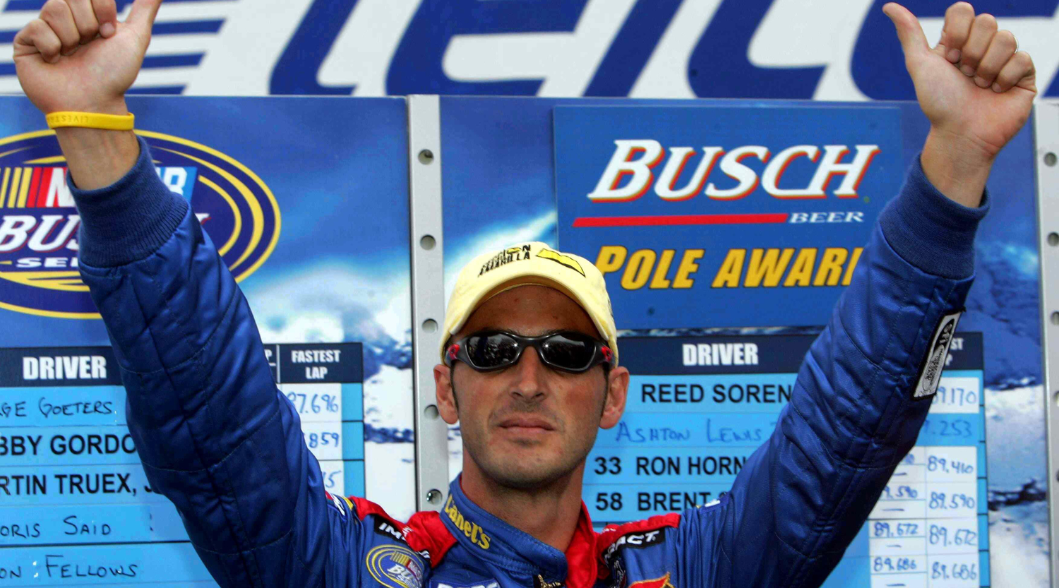 Qué pilotos mexicanos han participado en la NASCAR Cup Series — Q8 MAGAZINE