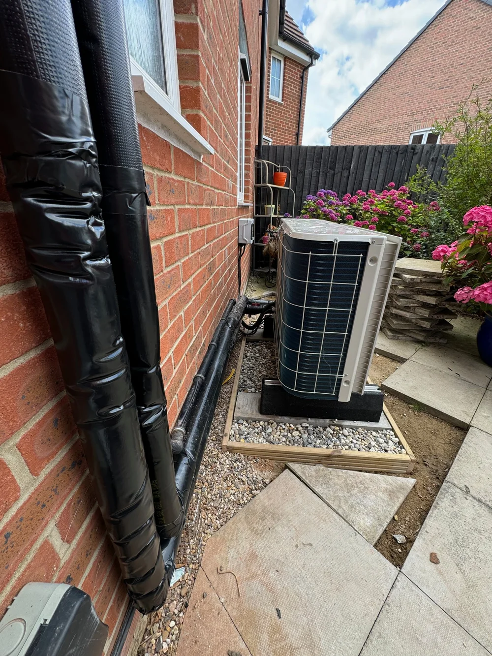 Octopus Energy Daikin Heat Pump Installation - Day 5 — Too geeky for my ...