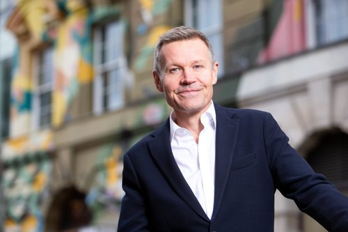 Robert Nisbet Bio — 5654 & Company