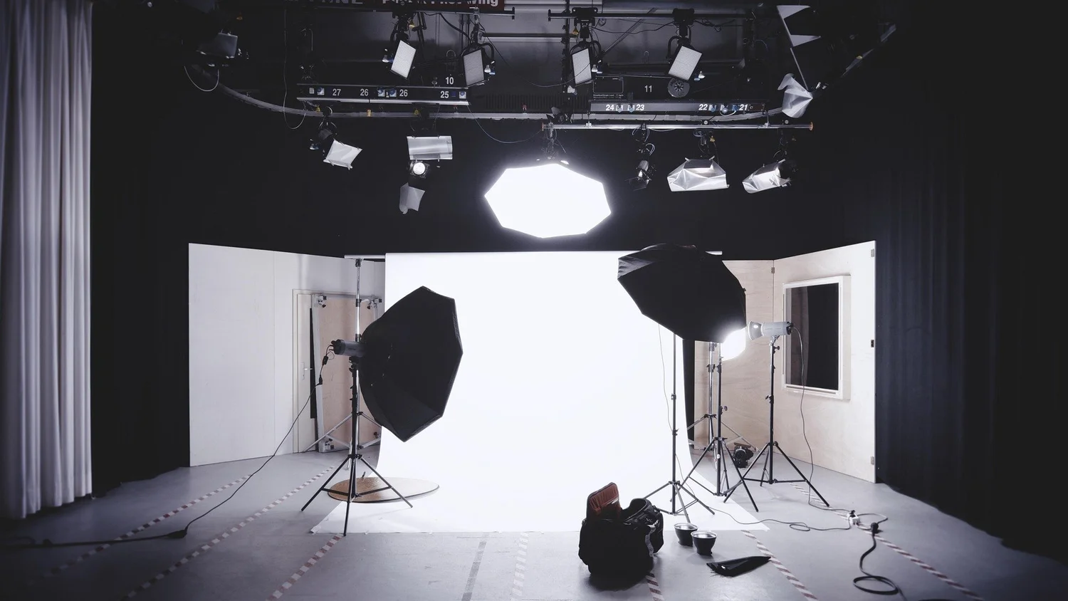 How to Transform Your Spare Room into a Photography Studio