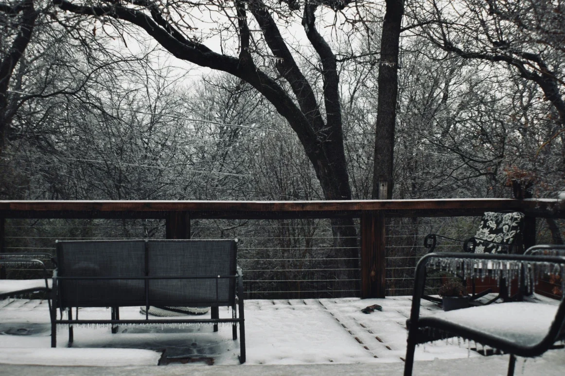 Winter Deck Building: Myths vs Reality About Cold Weather Construction