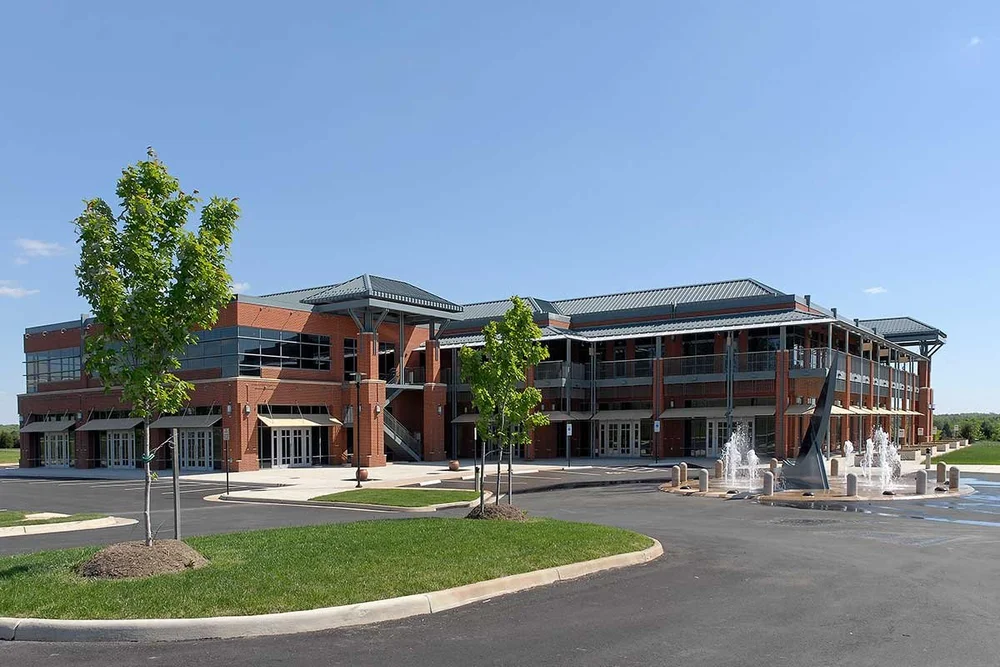 UNIVERSITY COMMERCE CENTER — AXO Architects