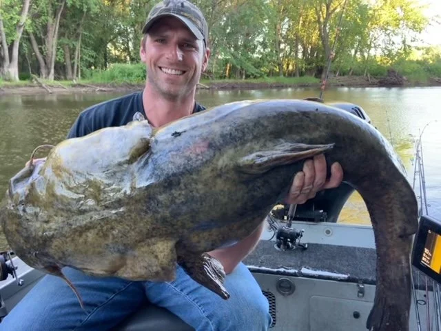 Ecker's Backwater Adventures - Wisconsin Fishing Guide