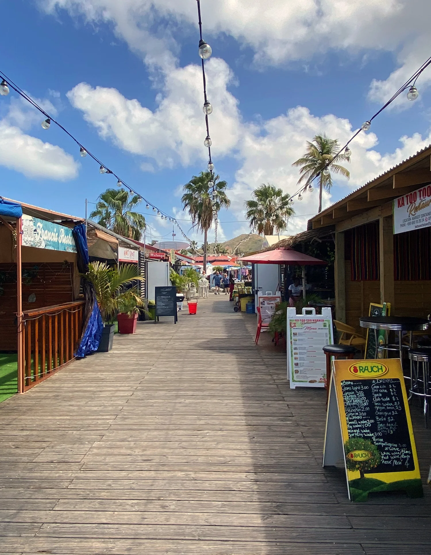 Ultimate Visitors Guide To Sint Maarten & Saint Martin (SXM) — Bordersology