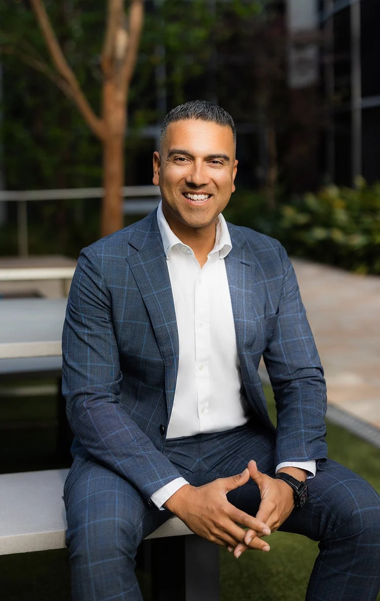 Dr. Brett Moreira - Orthopaedic Surgeon