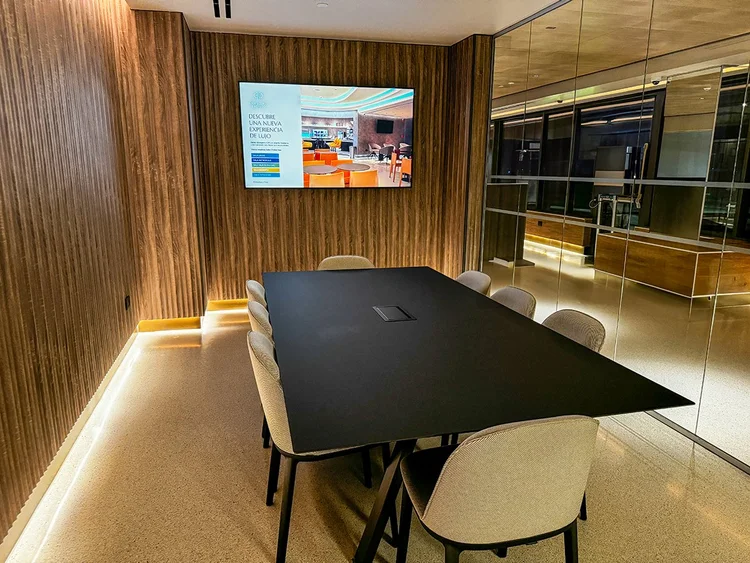 Santiago de Chile Primeclass Pacifico Lounge: Full Review — The Pointy ...
