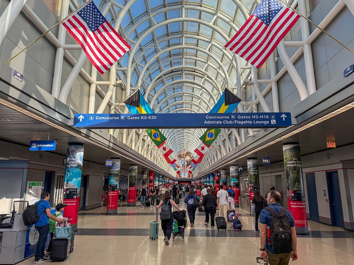 American Airlines Flagship Lounge Chicago O’Hare Review: Crowded and ...