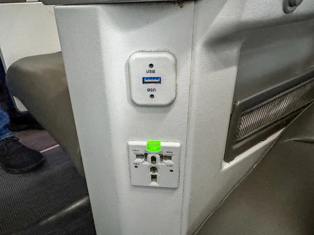 Alaska Airlines First Class 737-9 MAX SEA–BOS: Worth the Upgrade — The ...
