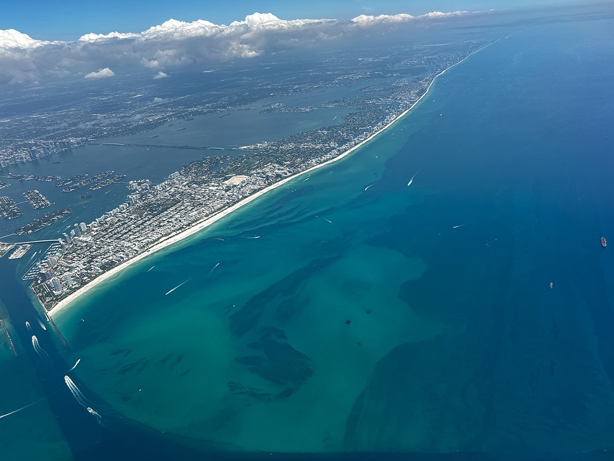 American Airlines Boeing 737-800 First Class Review from Miami to ...
