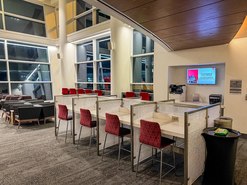 Delta Sky Club SeaTac: A Comprehensive Guide for Travelers — The Pointy ...