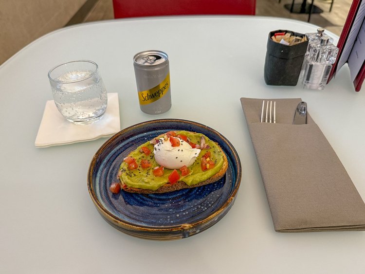 American Airlines Arrivals Lounge London Heathrow Terminal 3 Review: A ...