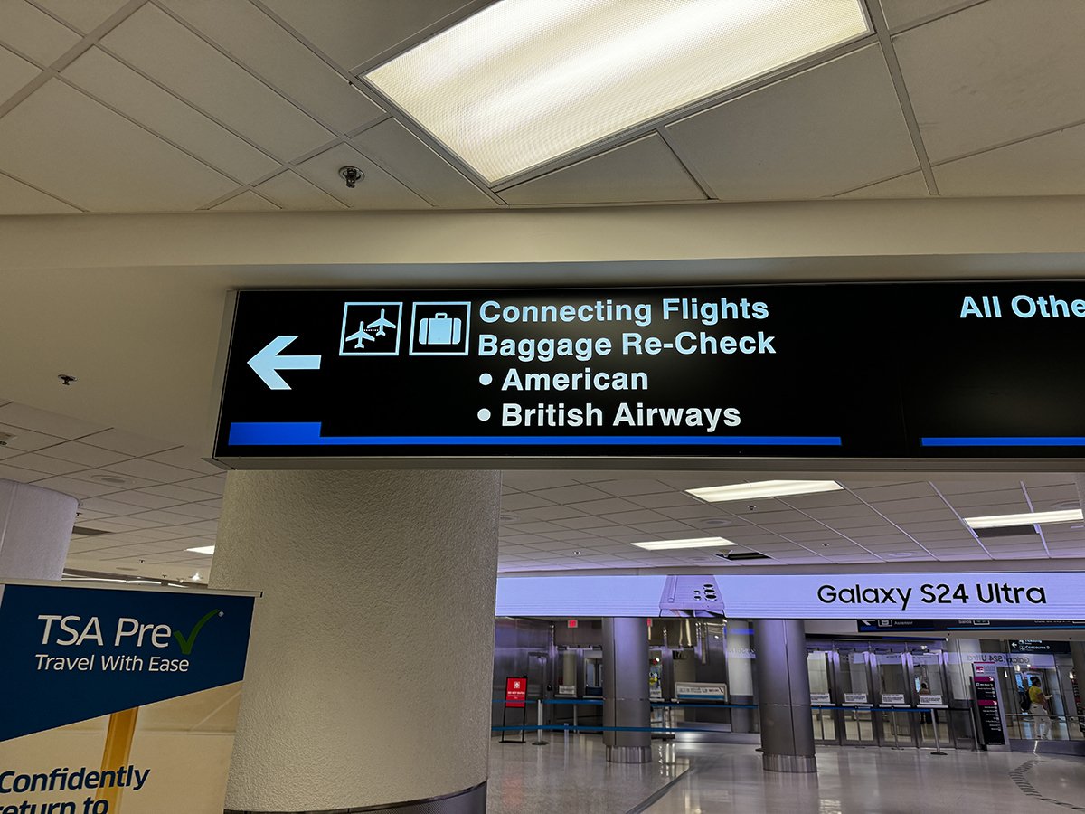 American Airlines Boeing 737-800 First Class Review from Miami to ...