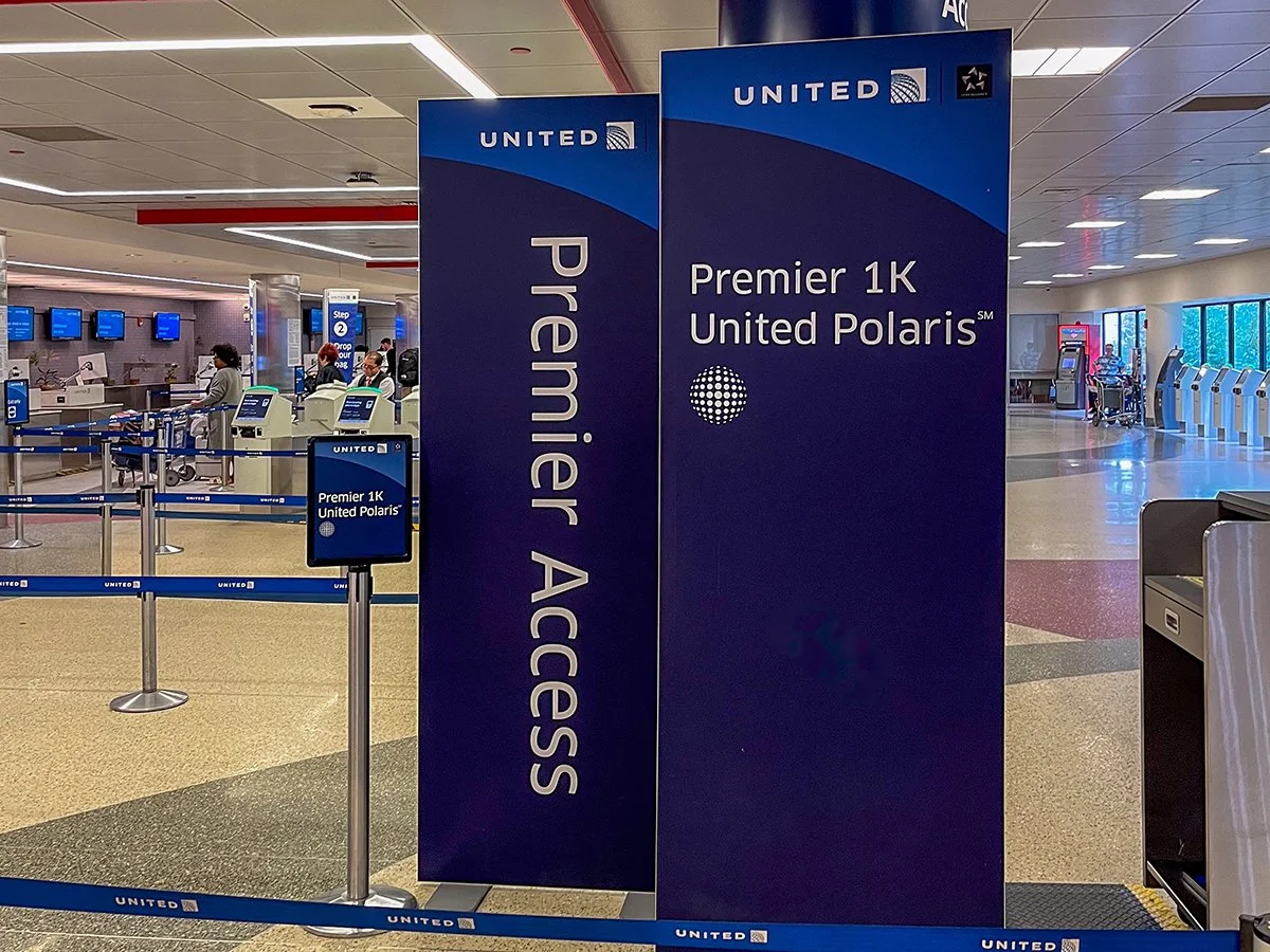 United First Class Review: Boston to Newark on a Boeing 737-900ER — The ...