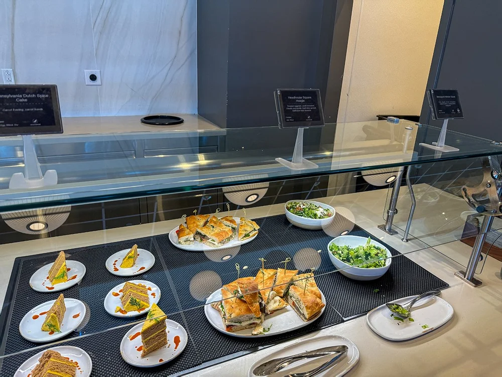 American Airlines New Philadelphia Flagship Lounge Review — The Pointy ...