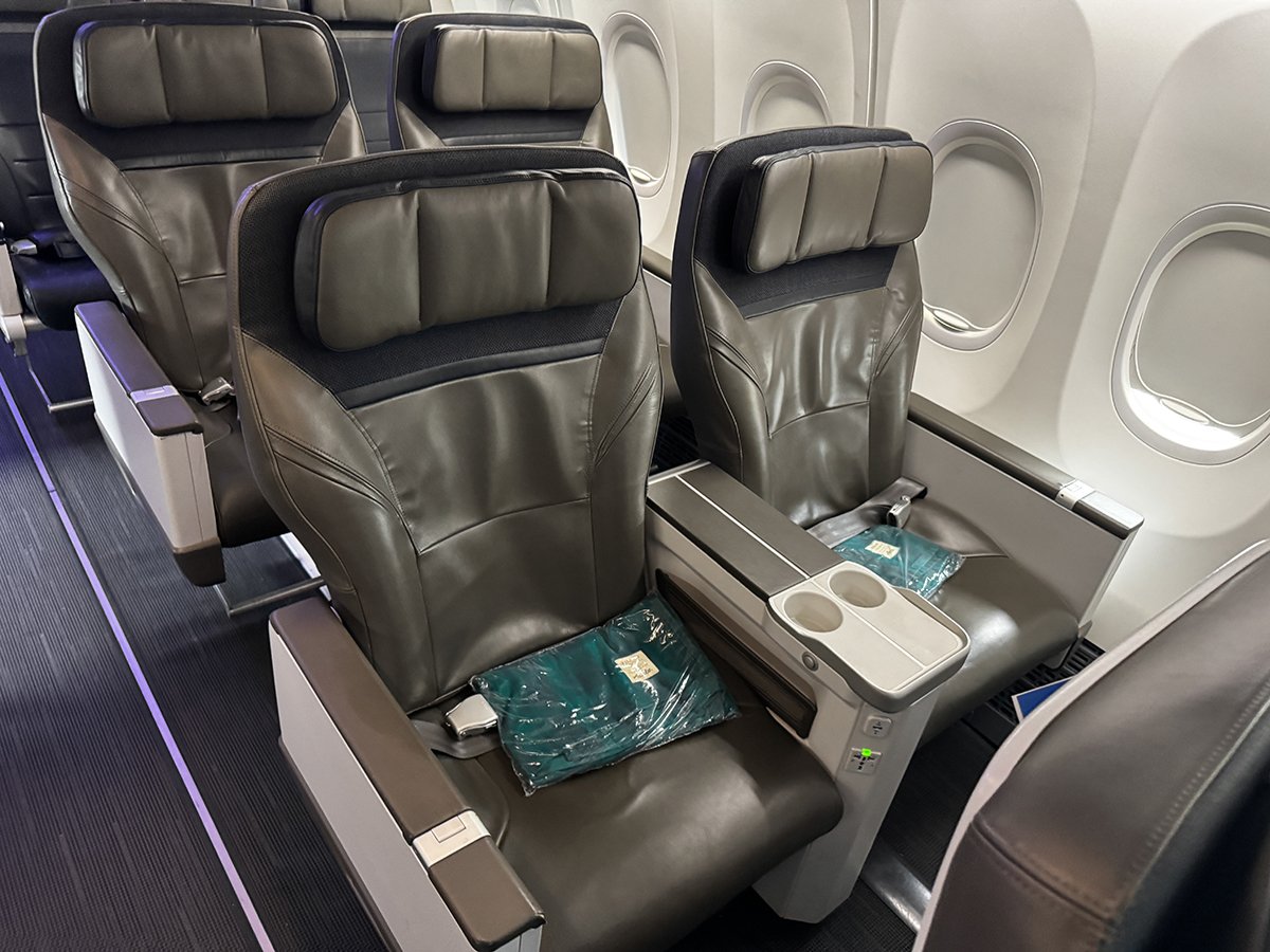 Alaska Airlines First Class 737-9 MAX SEA–BOS: Worth the Upgrade — The ...