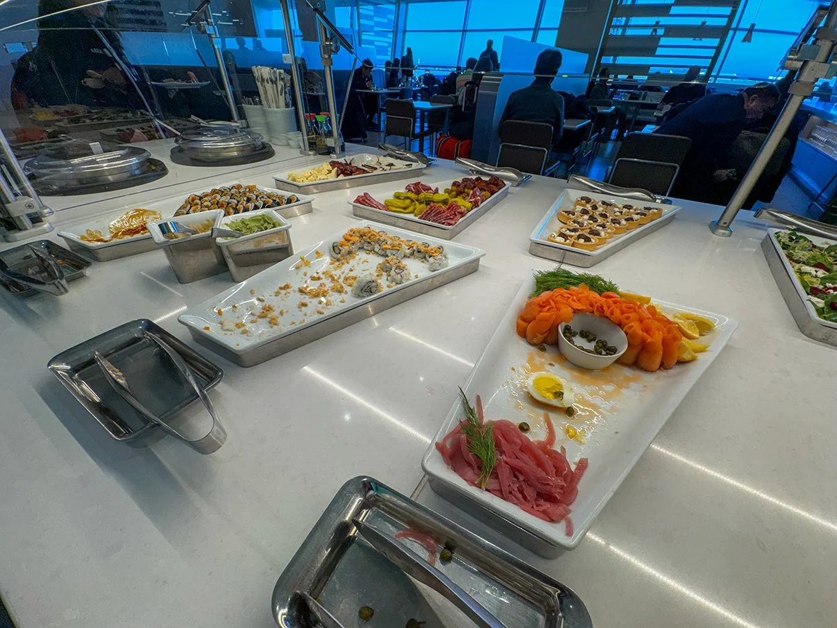 DFW American Airlines Flagship Lounge Review: Access, Food, & More ...