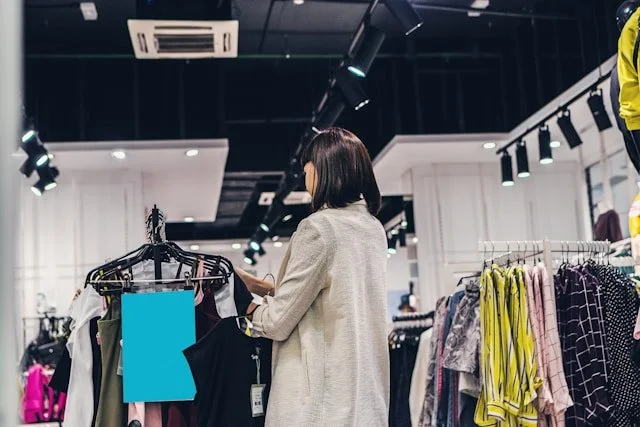 Connect With Your Customers using Store Layout and Visual Merchandising ...