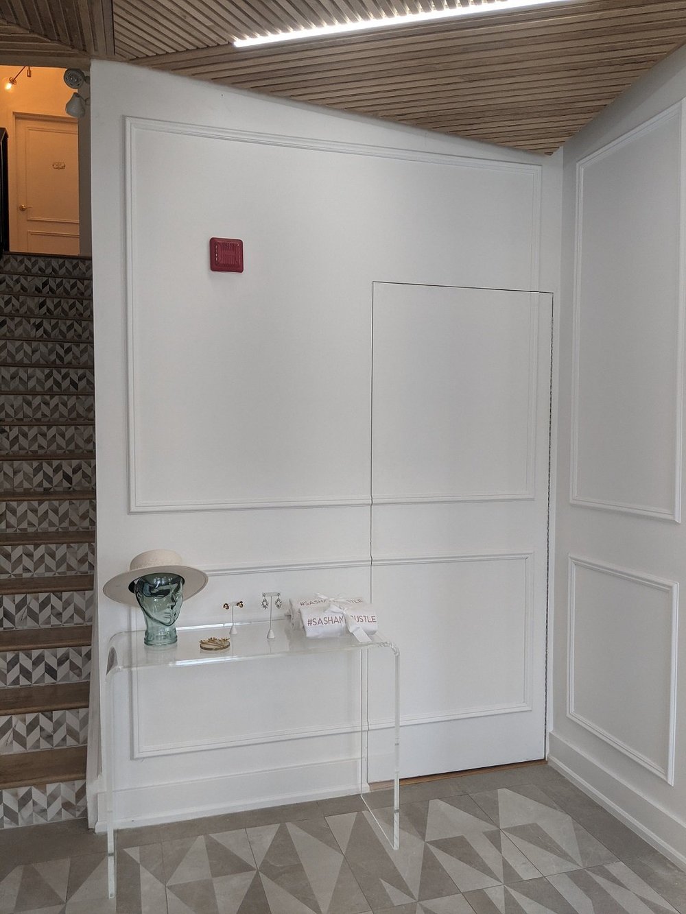 Sash & Bustle — NOLA Designs Inc. | Retail Interior Design