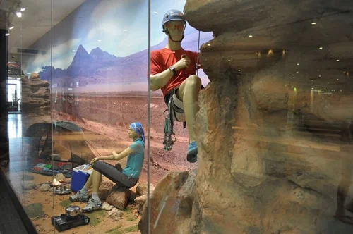 Summer Visual Merchandising: 4 Inspiring Display Ideas — NOLA Designs ...
