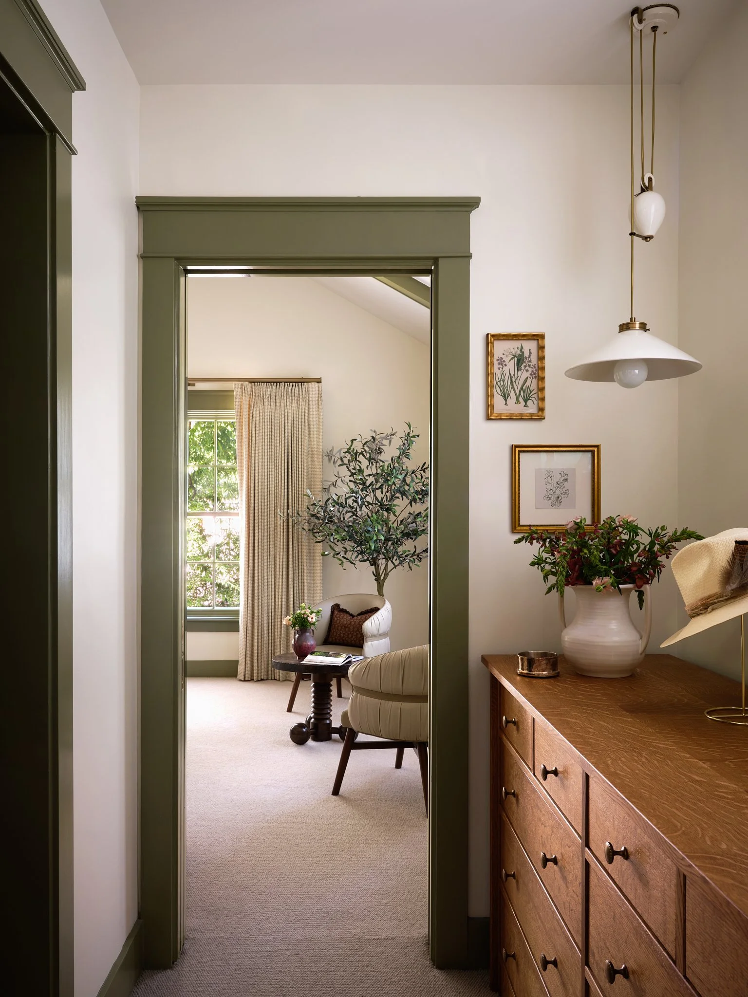 Historic 1939 Hyde Park Bungalow Renovation: Arts and Crafts Charm in ...