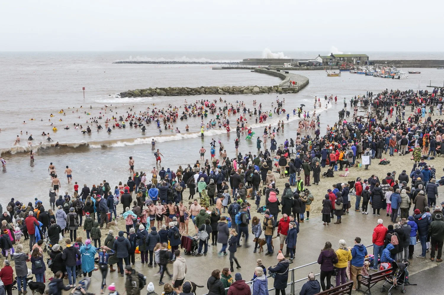 Photographs of the English coastal landscape document seaside life ...