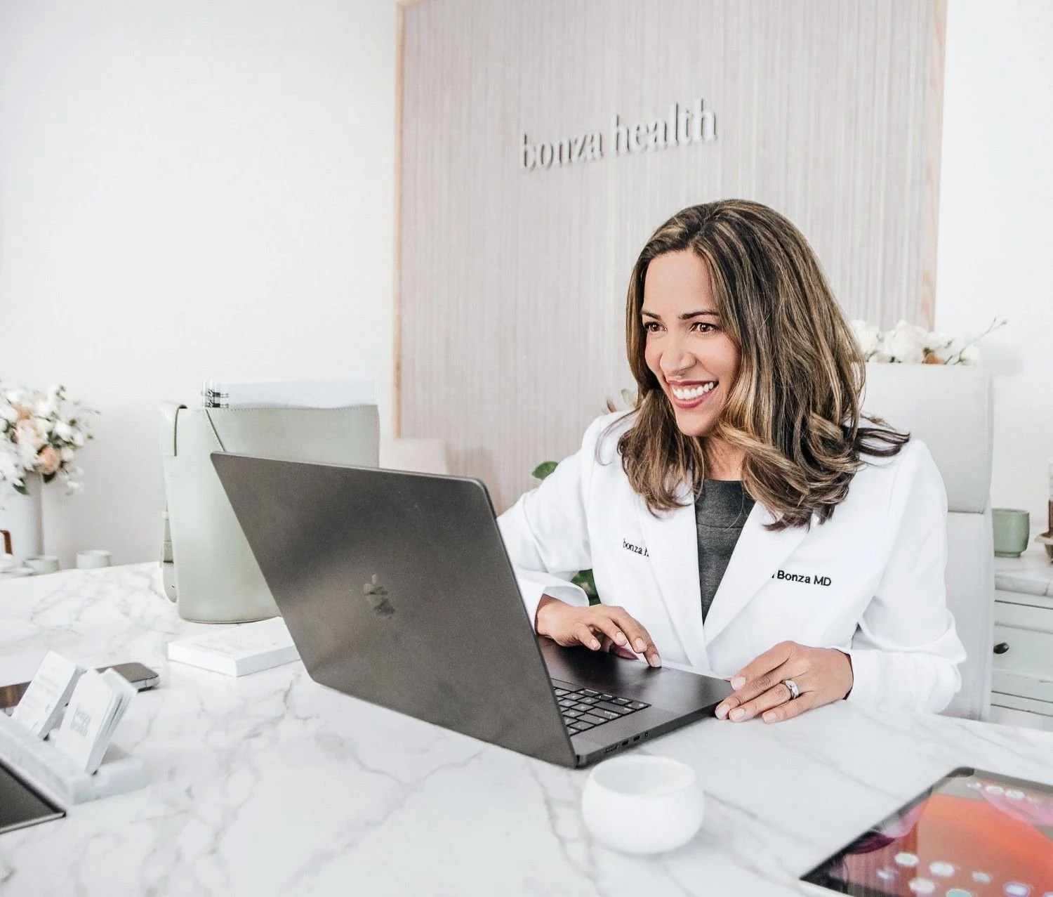 Top Menopause Specialist | Expert Hormone Therapy | Bonza Health