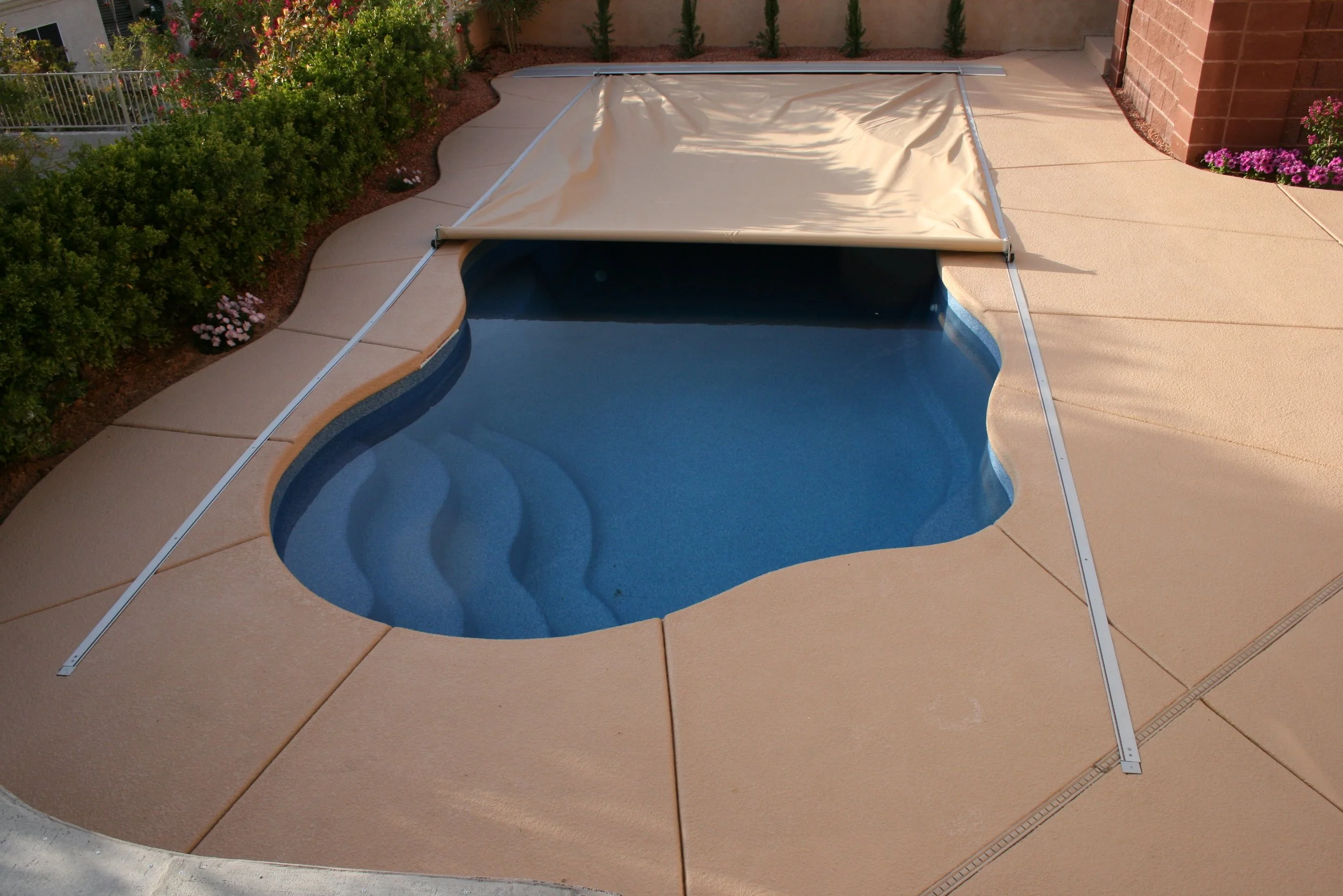 Exploring Pool Options: Gunite, Fiberglass, and Vinyl Liner Pools ...