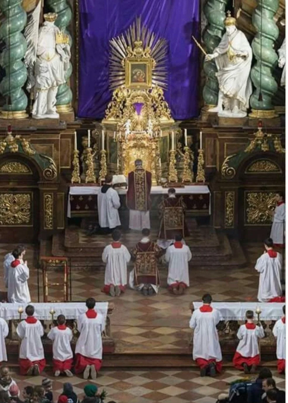 15 Reasons Why Every Catholic Church Should Have an Altar Rail