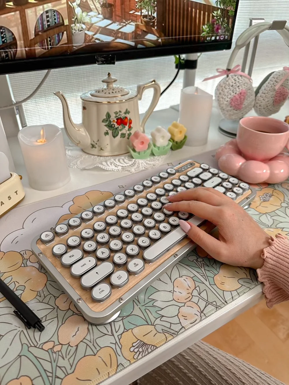 The Cutest Desk Must Haves — Pretty Cozy Days