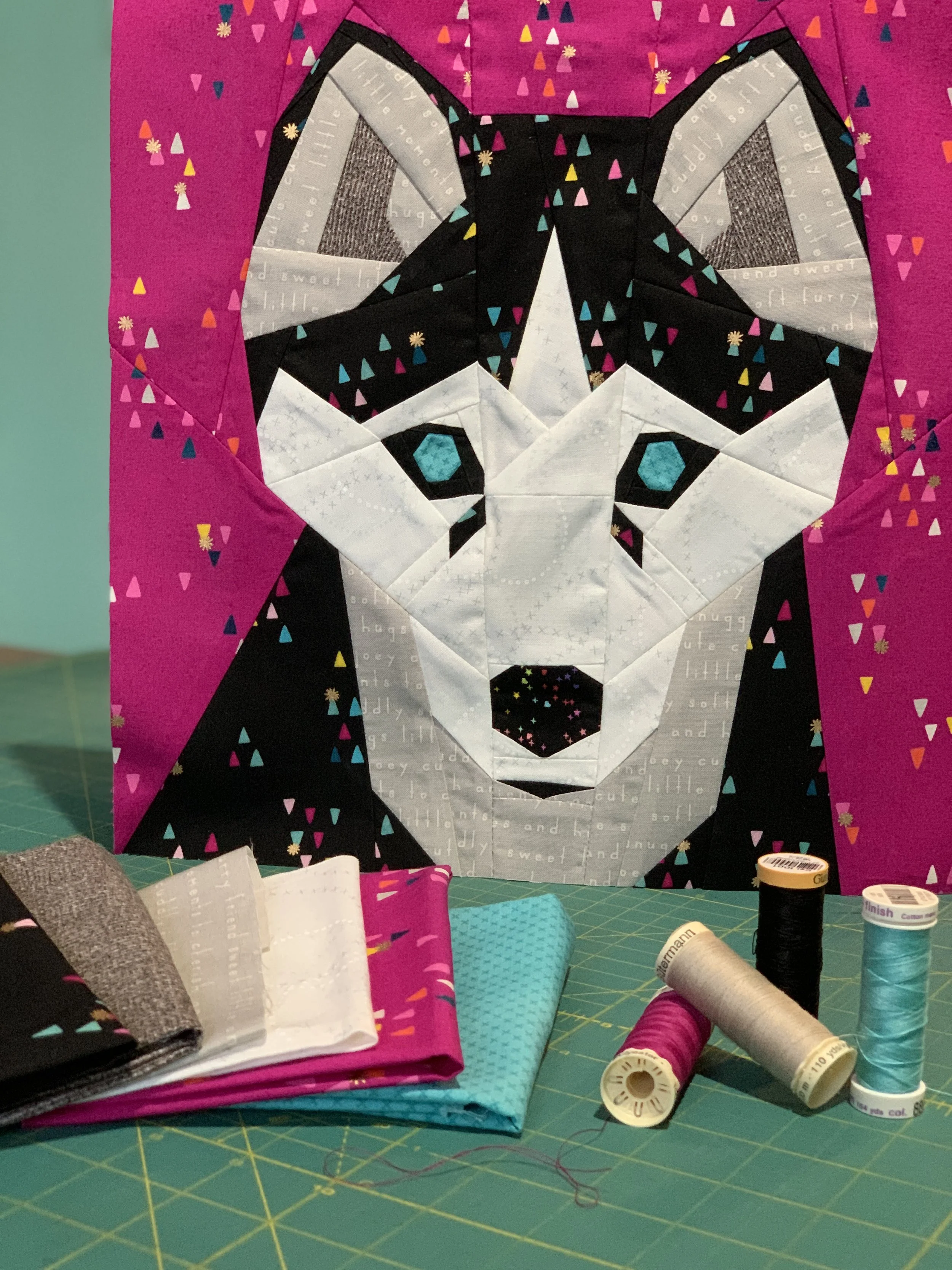 Kodiak Siberian Husky Foundation Paper Piecing Block — Huntington Quilt ...
