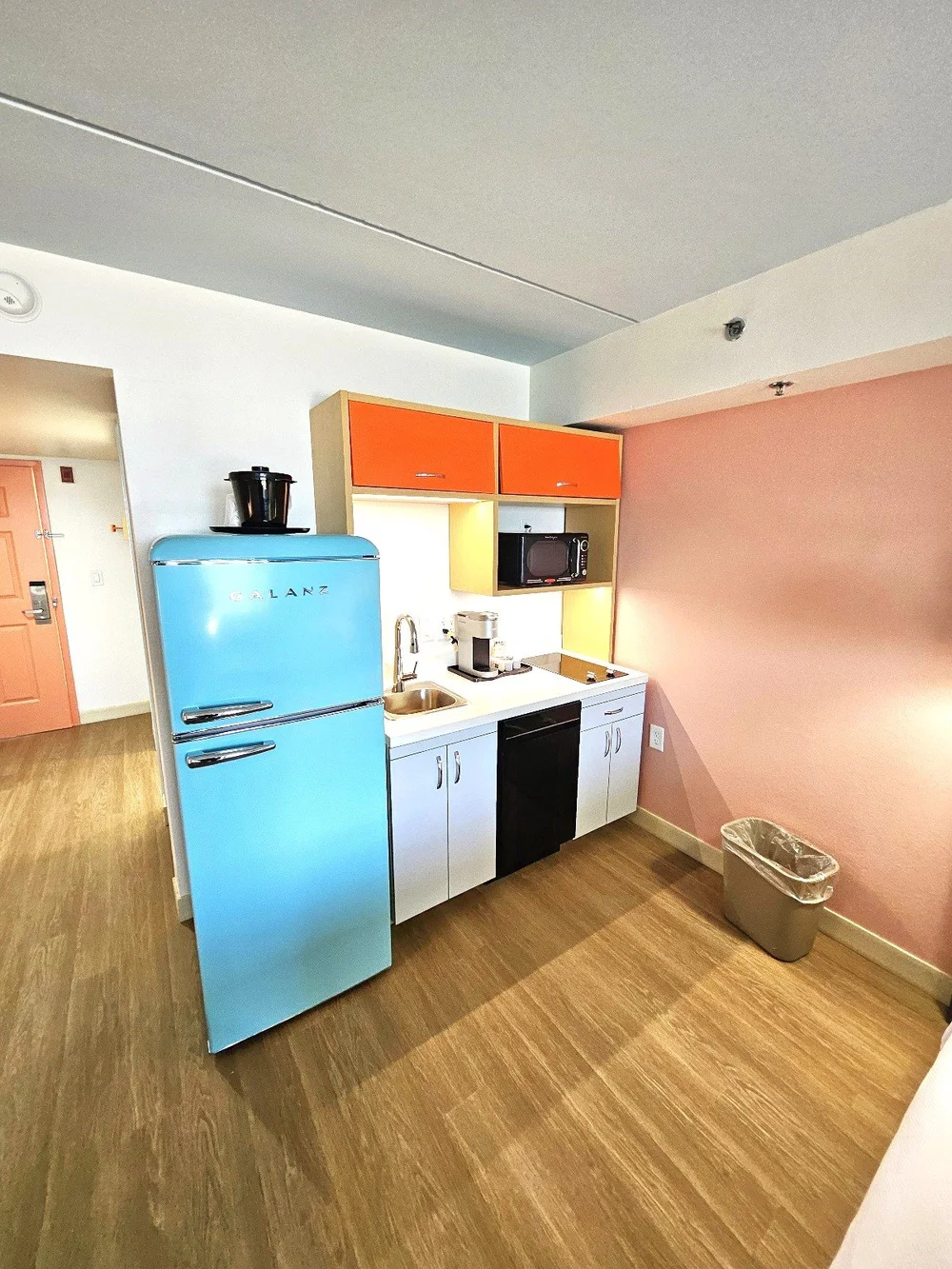 Carolina Beach oceanfront rooms | Two Queen Kitchenette | Golden Sands ...