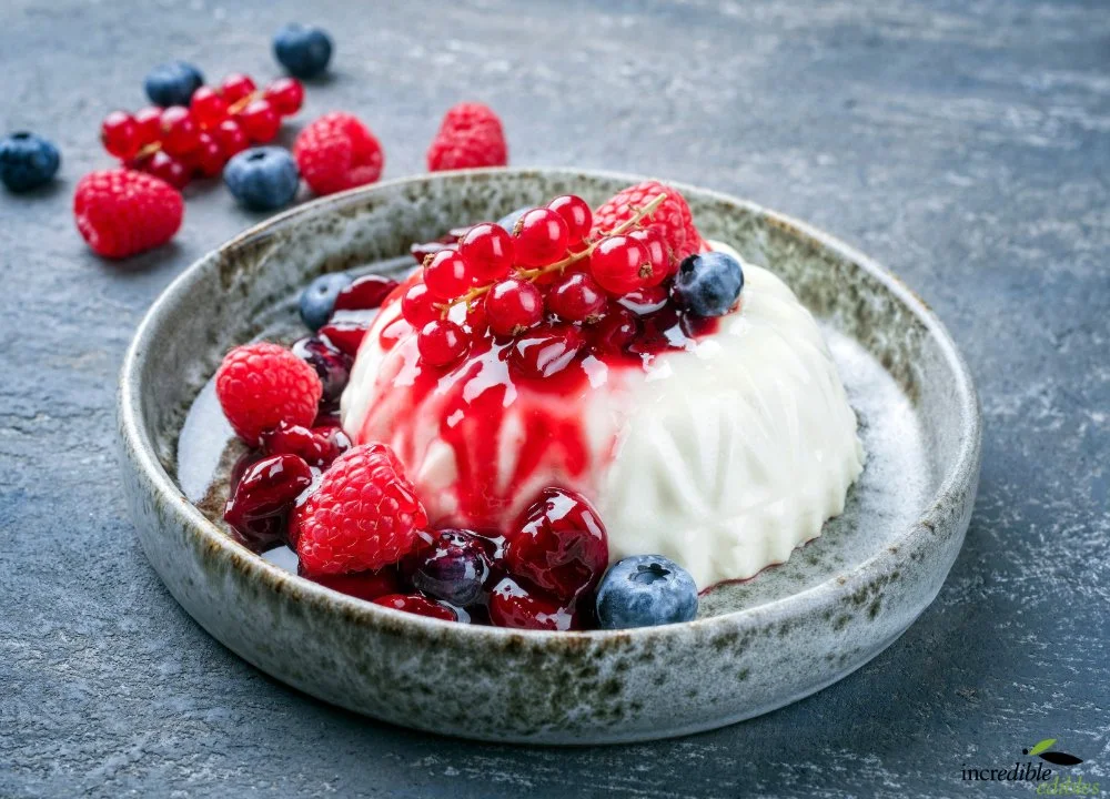 Dress up with Berry Coulis — Incredible Edibles - NZ’s Edible Plant ...