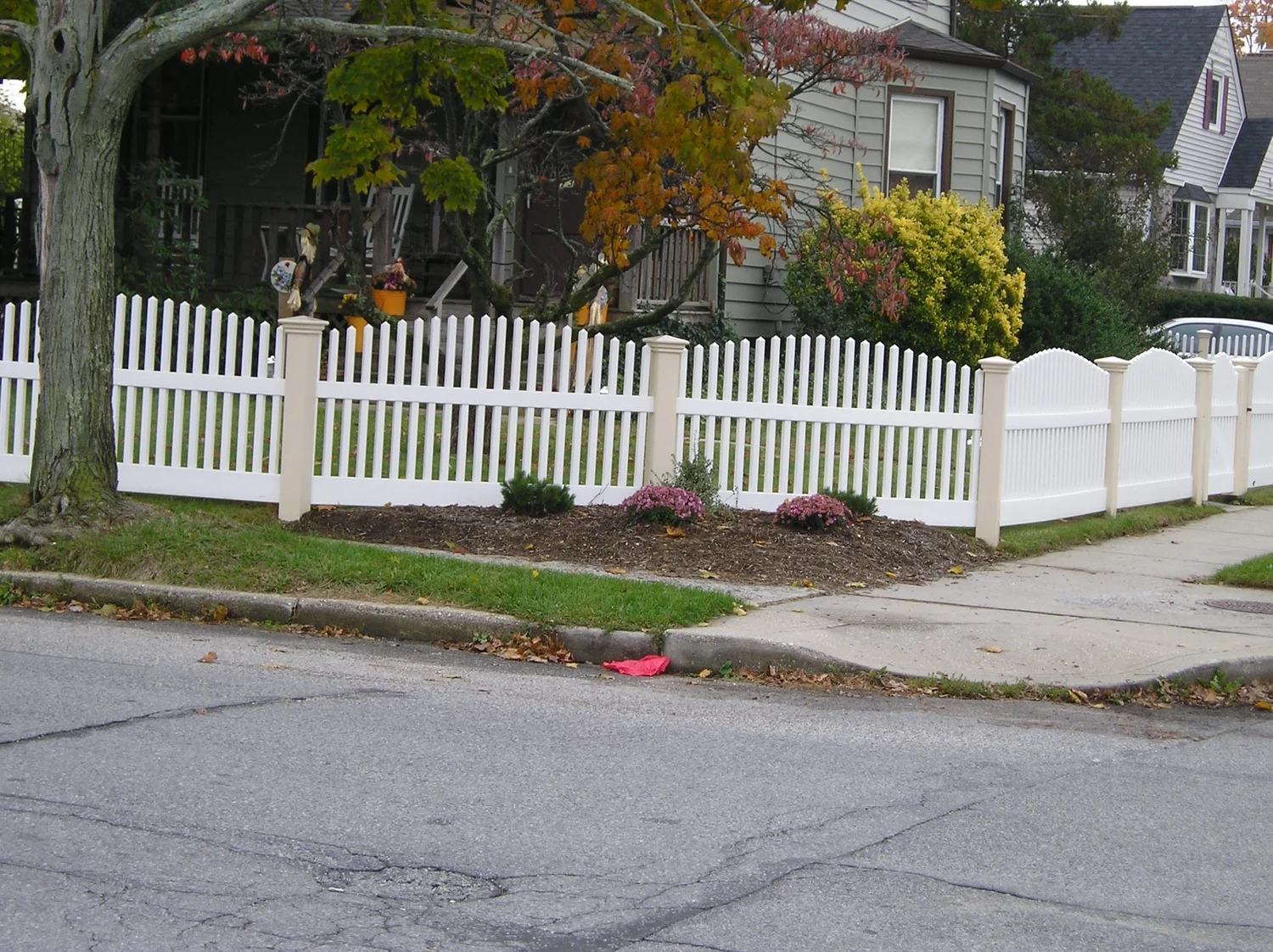 Picket Fences — Bridgewater Polyvinyl, Inc.