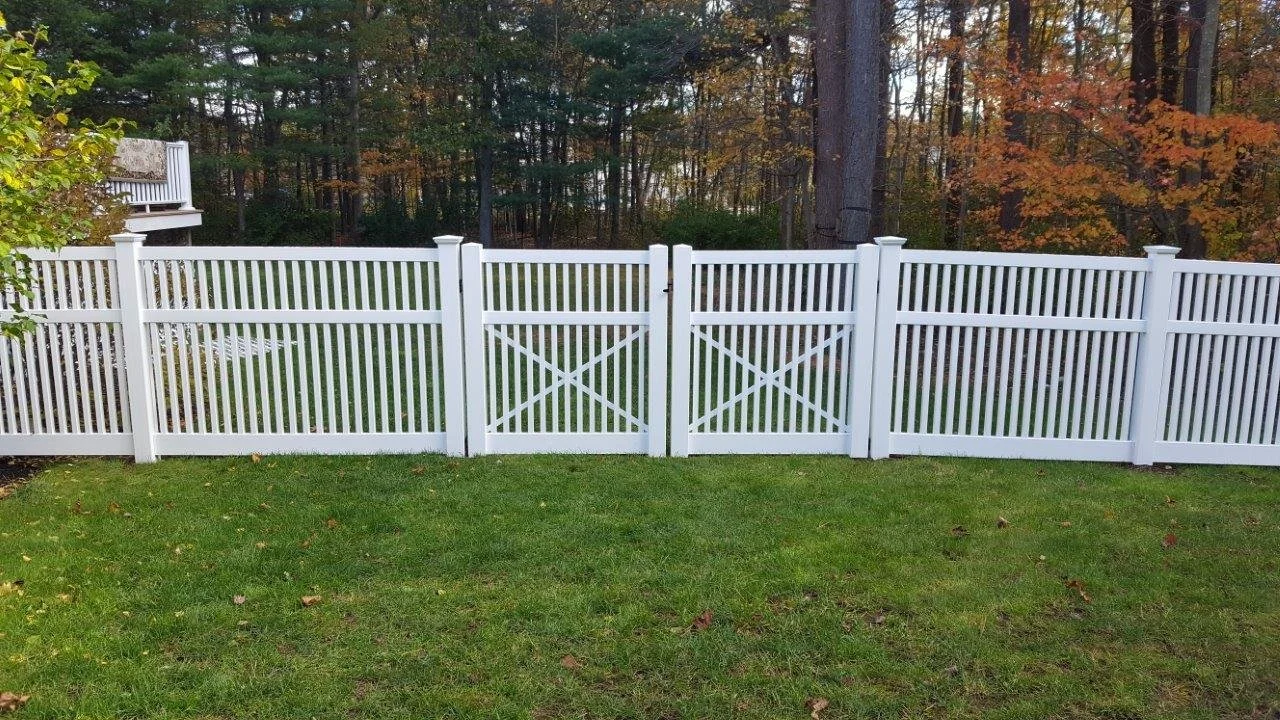 Picket Fences — Bridgewater Polyvinyl, Inc.