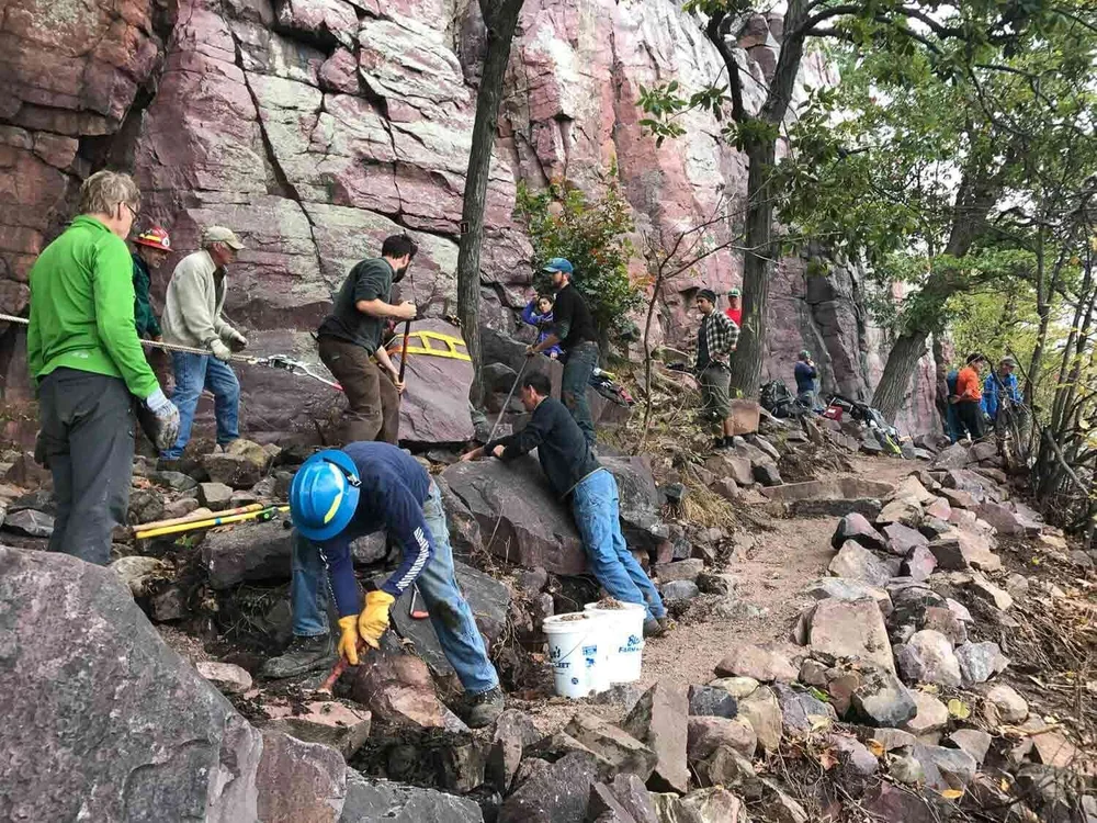 Hiking the Balanced Rock Trail at Devil's Lake State Park