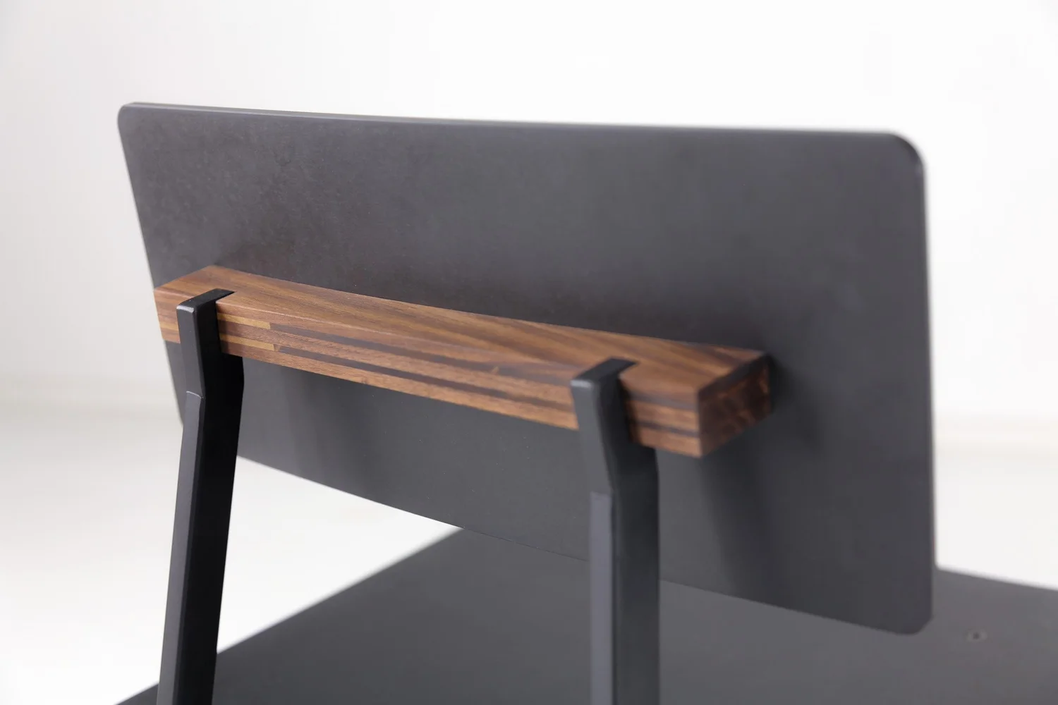 Catenary Bar Stool | TOKEN