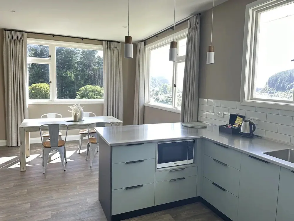 Our first-class accommodation — Silverstream Retreat — Conferences ...