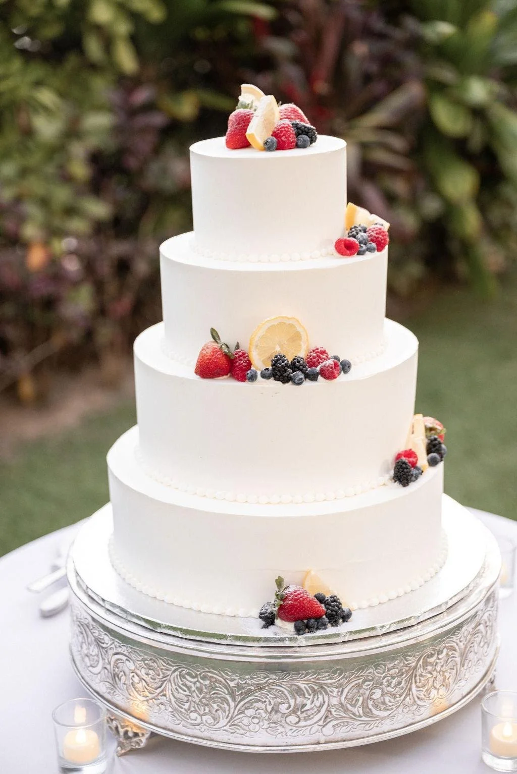 Inspiration for Your Classic White Wedding Cake — Fred and Kate Events ...