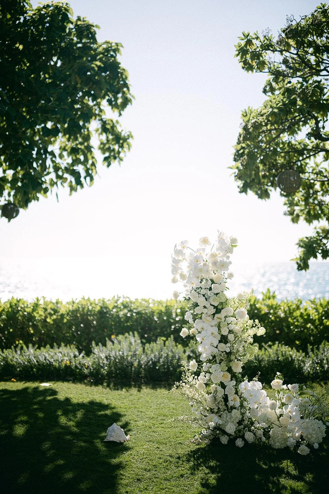 Floral Wedding Backdrops That Will Make Your Guests Swoon — Fred and ...