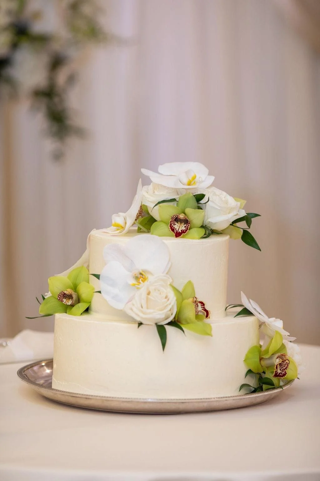 Inspiration for Your Classic White Wedding Cake — Fred and Kate Events ...