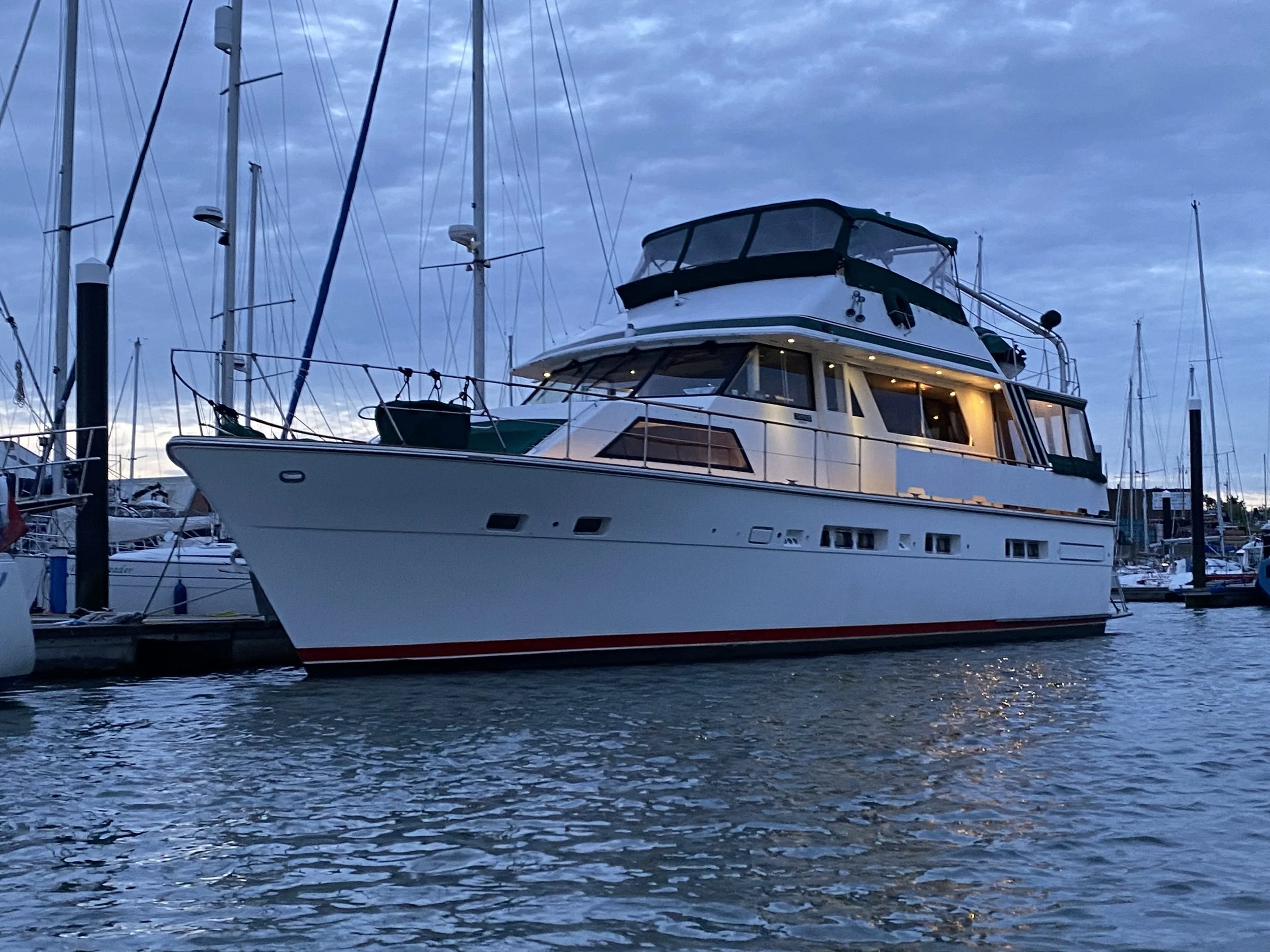 About — Classic Yacht Nadine