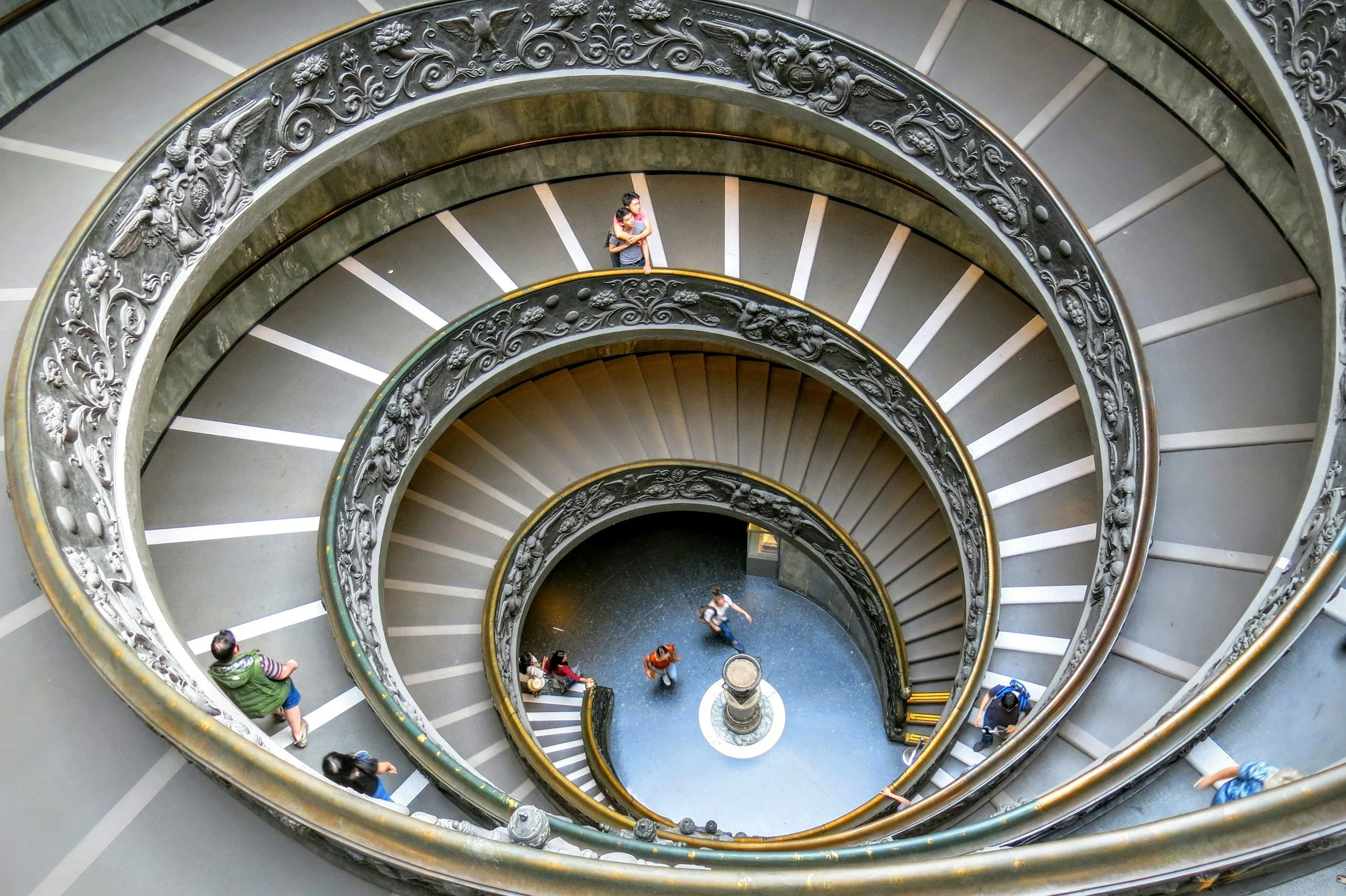 Fractal Patterns in Architecture: Design That Heals — Frequency Project