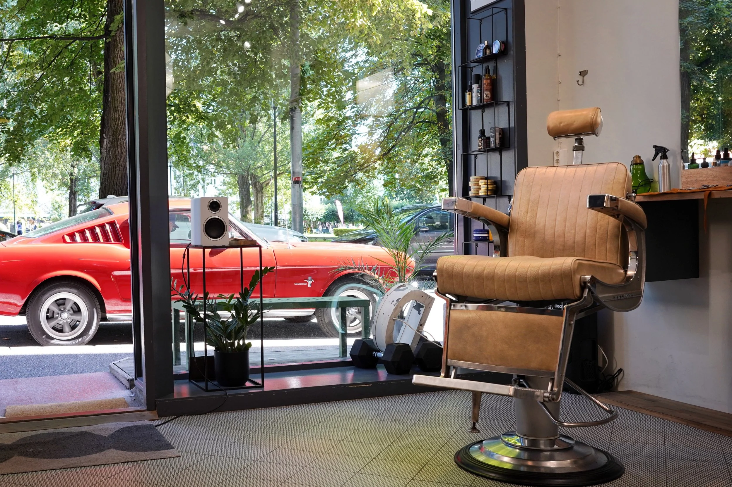 DOOR N6 | Door N6 Barbershop Oslo
