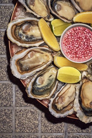 Humpback Singapore - Seafood Restaurant & Wine Bar in Chinatown