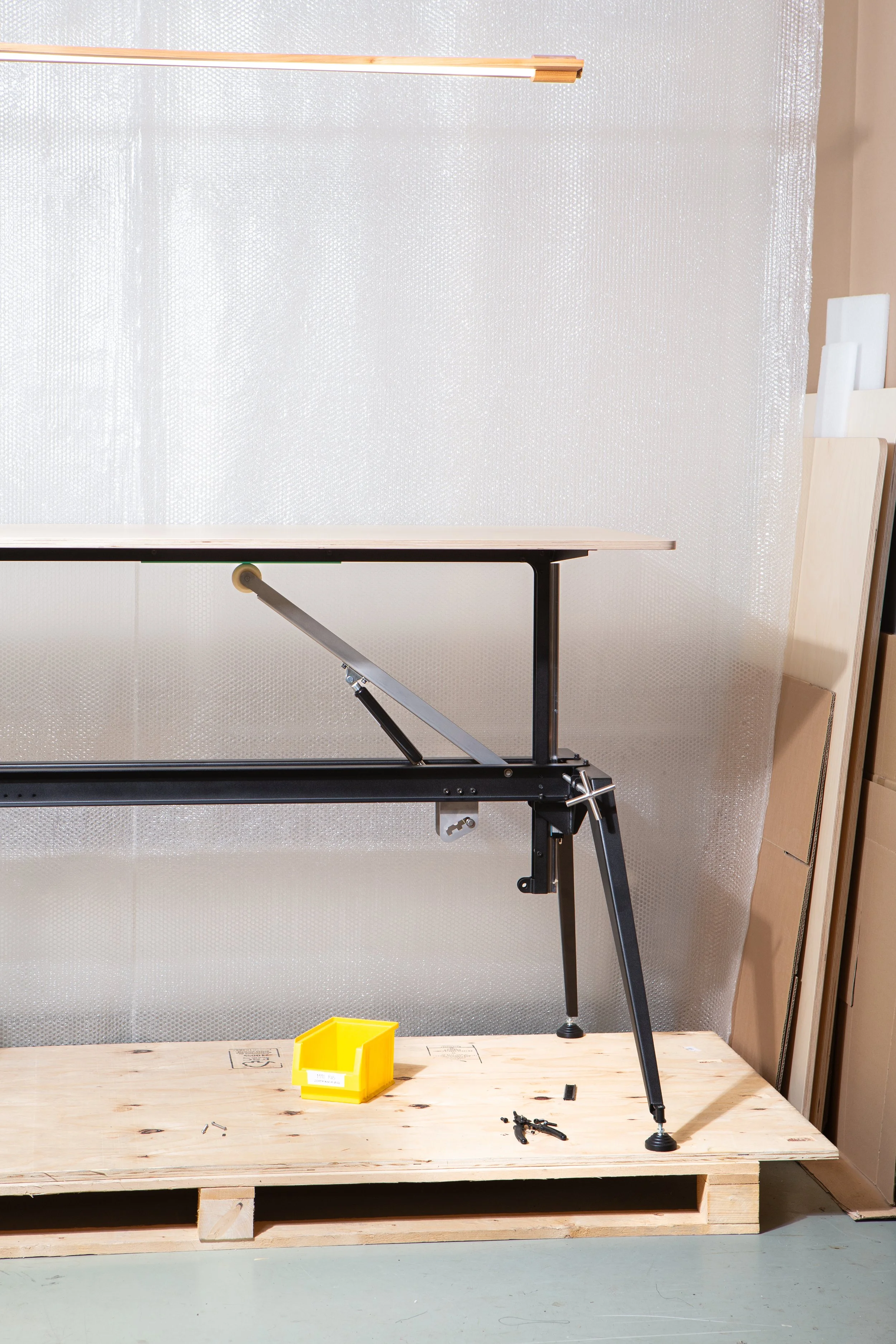 Gas Spring Table design by HeijltjesAkkaya — Analogue®