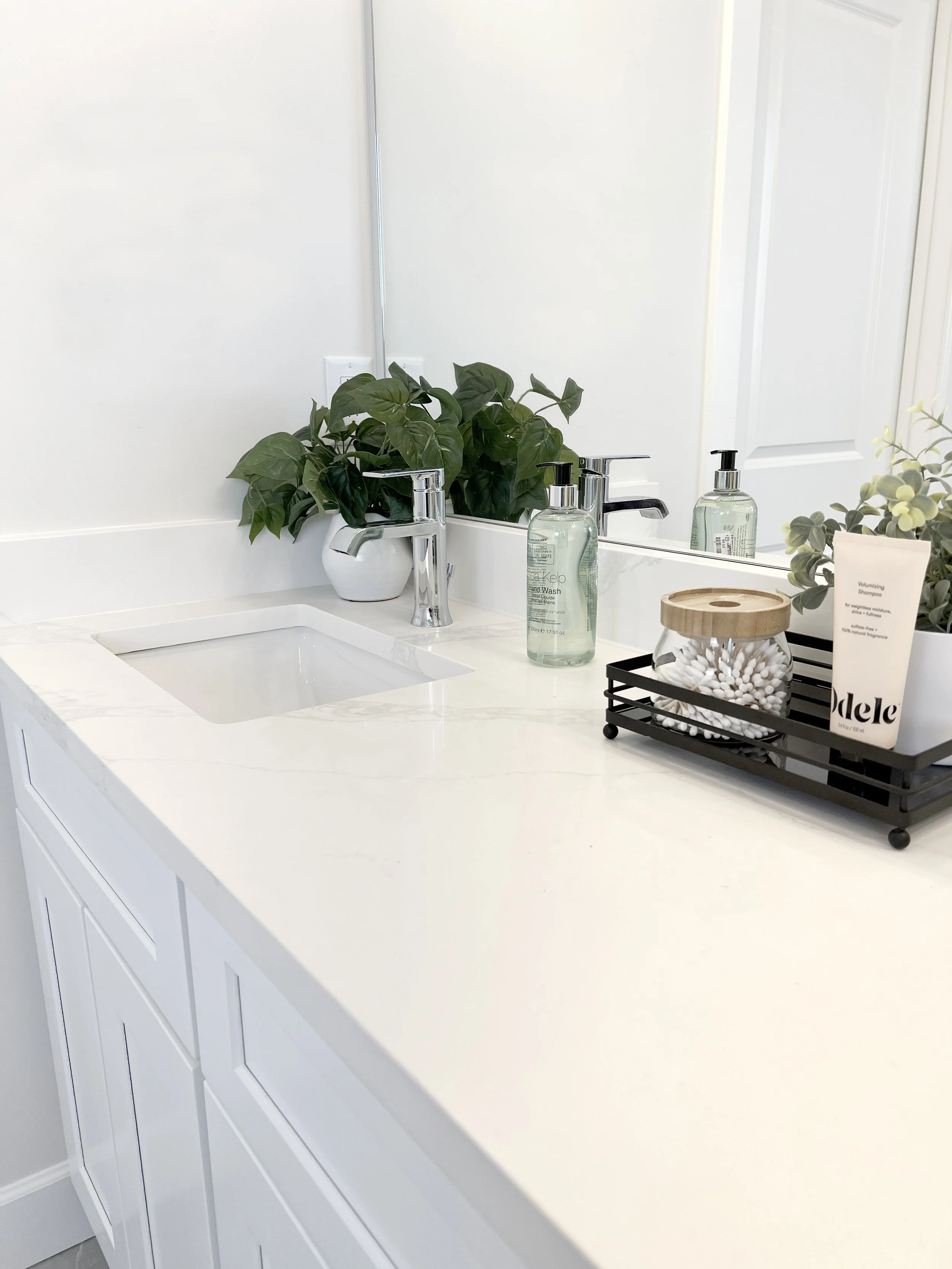 Pure White Quartz Countertop