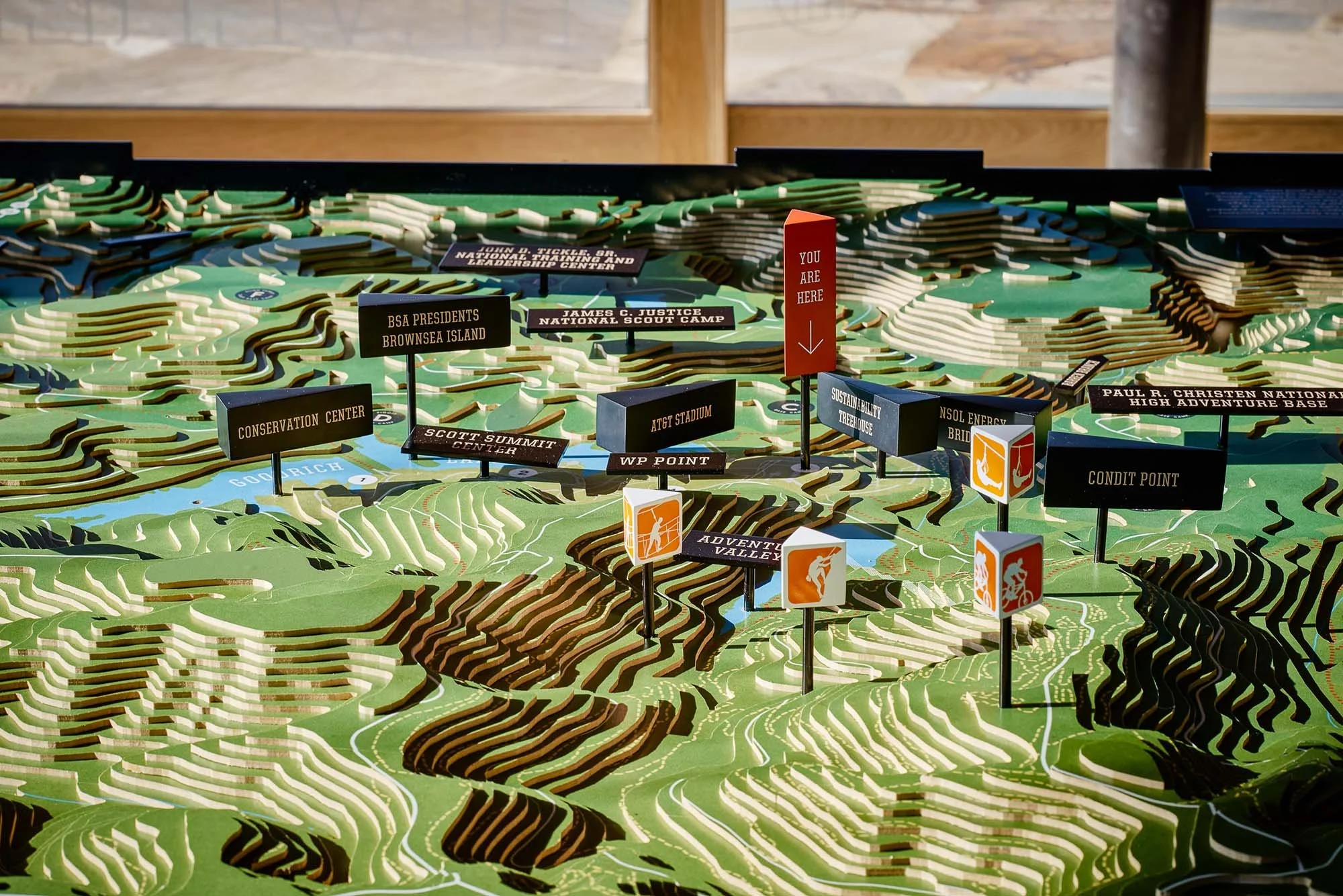 Contour Table — STUDIO TERPELUK