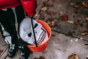 How to Get Ready for Trick-or-Treaters — Spooky Little Halloween