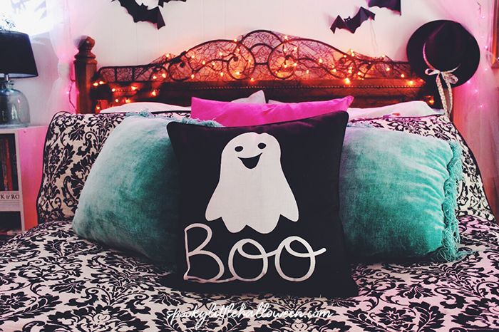 How to Turn Your Bedroom into a Spooky Halloween Lair — Spooky Little ...