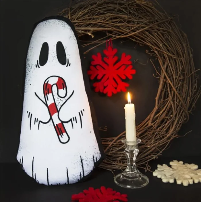 10 Things You Need to Decorate for Spooky Christmas — Spooky Little ...